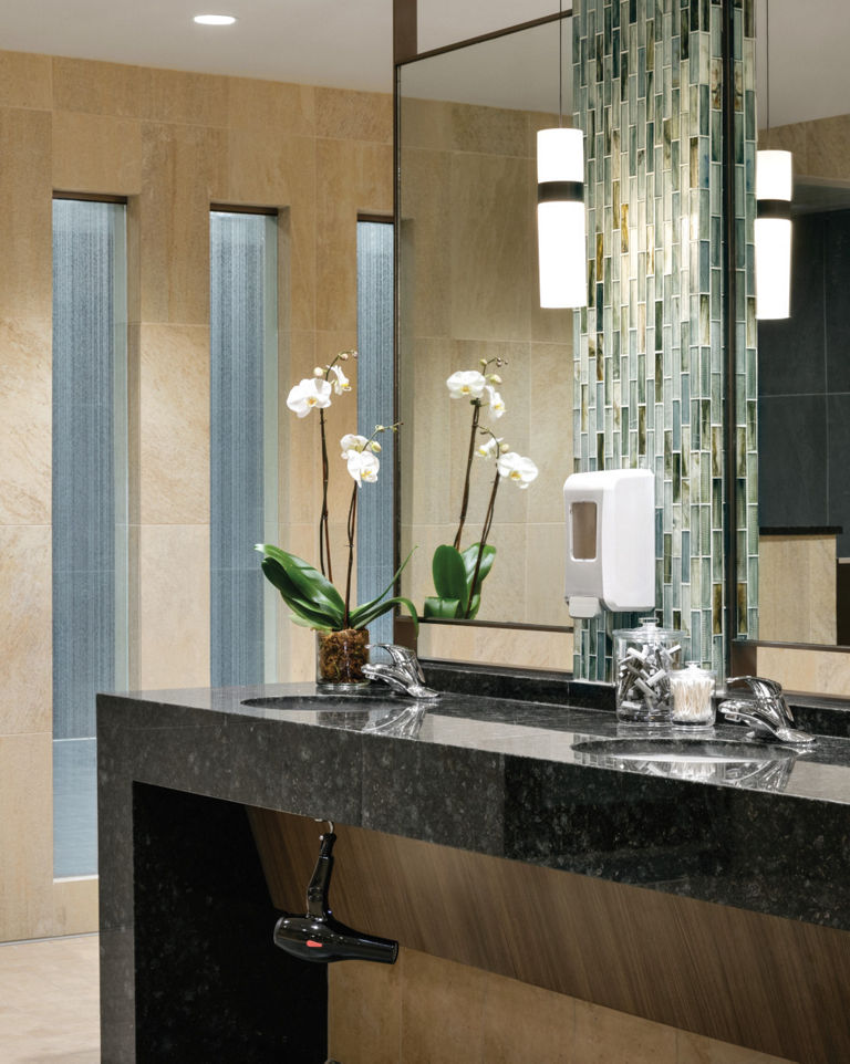 Luxury Amenities at Bloomfield Township | Life Time