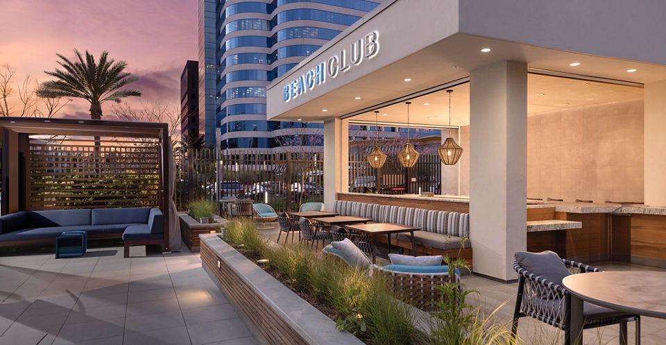 Luxury Amenities at Oakbrook | Life Time