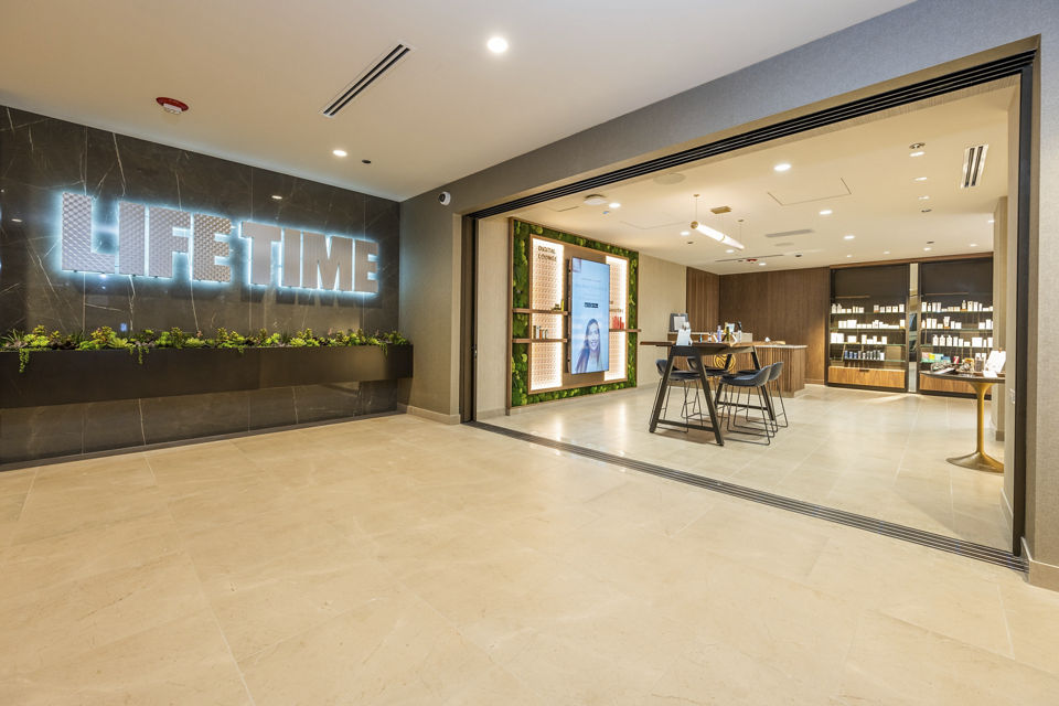 Luxury Amenities at River North at One Chicago | Life Time